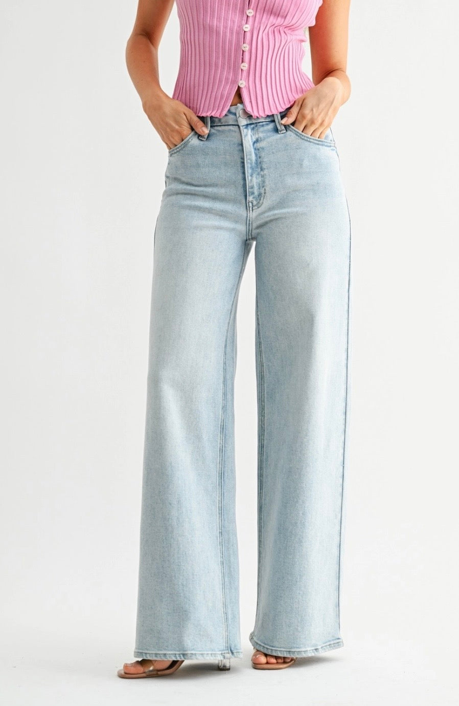 JBD Light Wash Wide Leg – Quaintrelle Boutique